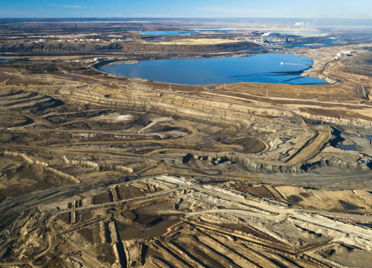 Alberta establishes committee to safely manage oil sands tailings ponds ...